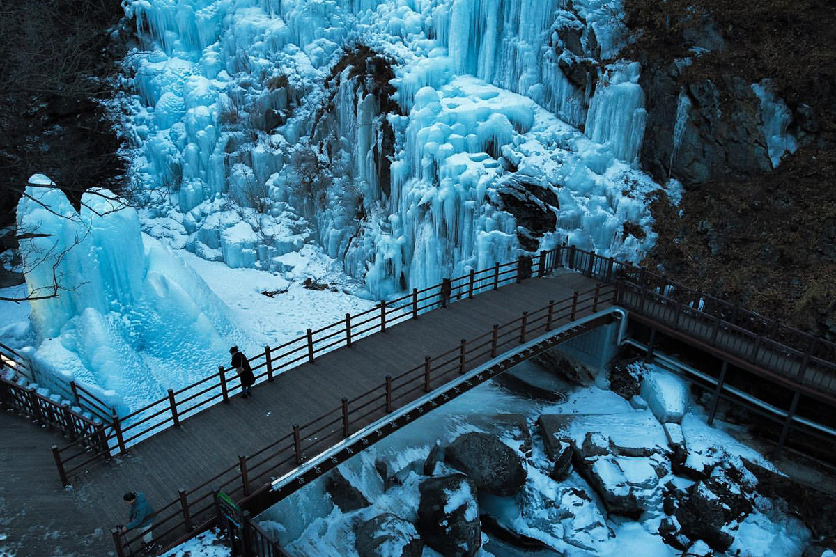 Creatrip: [Sold out] Gapyeong Eobigyegok Ice Valley + Nami Island + Garden of Morning Calm ...